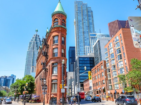 10 Top Must See Places to Visit in Toronto, Canada